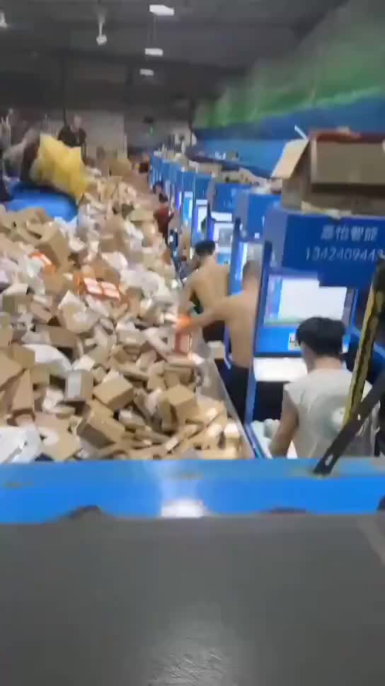 This is what it looks like inside a Temu warehouse - Viral Rap Shorts
